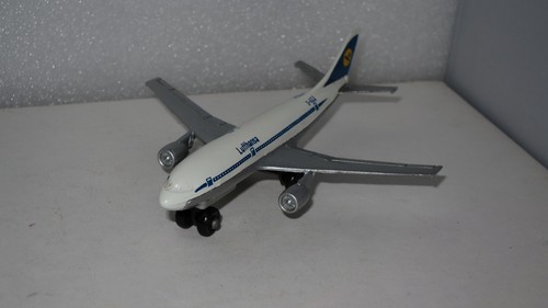 EARLY MATCHBOX SKYBUSTERS PLANE SB-28 AIRBUS A300 B LUFTHANSA AIRWAYS ...