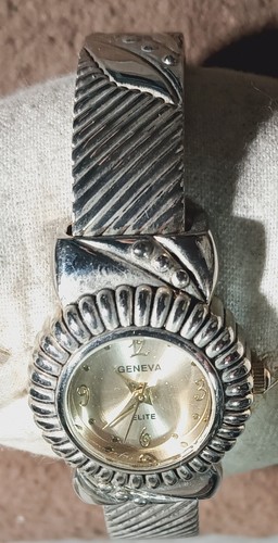 Geneva Quartz Silver Tone Cuff StyleWomen's Wrist Watch Japan MOVT W ...