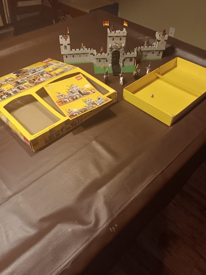 1984 Lego Legoland King's Castle 6080 w/manual & box -99% complete!! | eBay