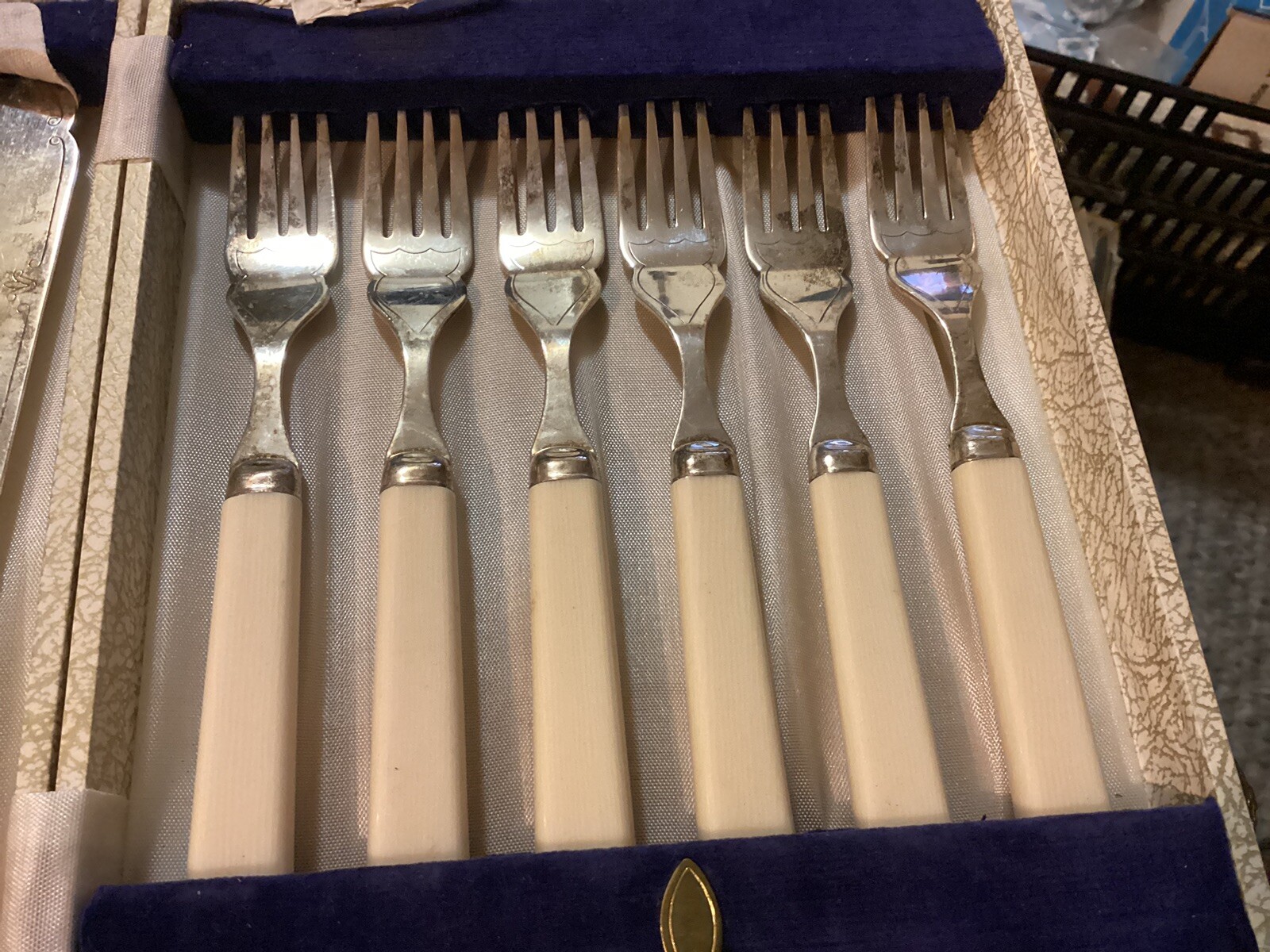 VINTAGE EPNS MADE IN ENGLAND Fish Knife and Fork Cutlery Set Boxed faux ...