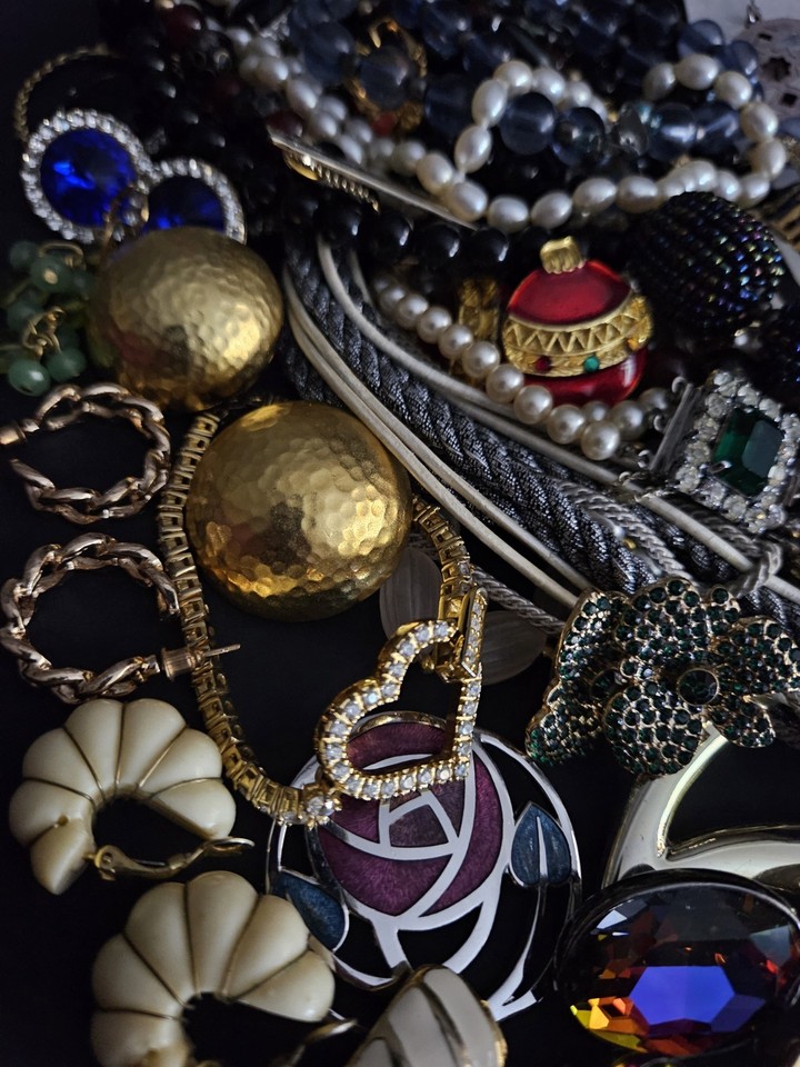 Mixed Jewelry Lot Vintage To New 3 Lbs 6.9 Oz All Wearable & Sellable ...