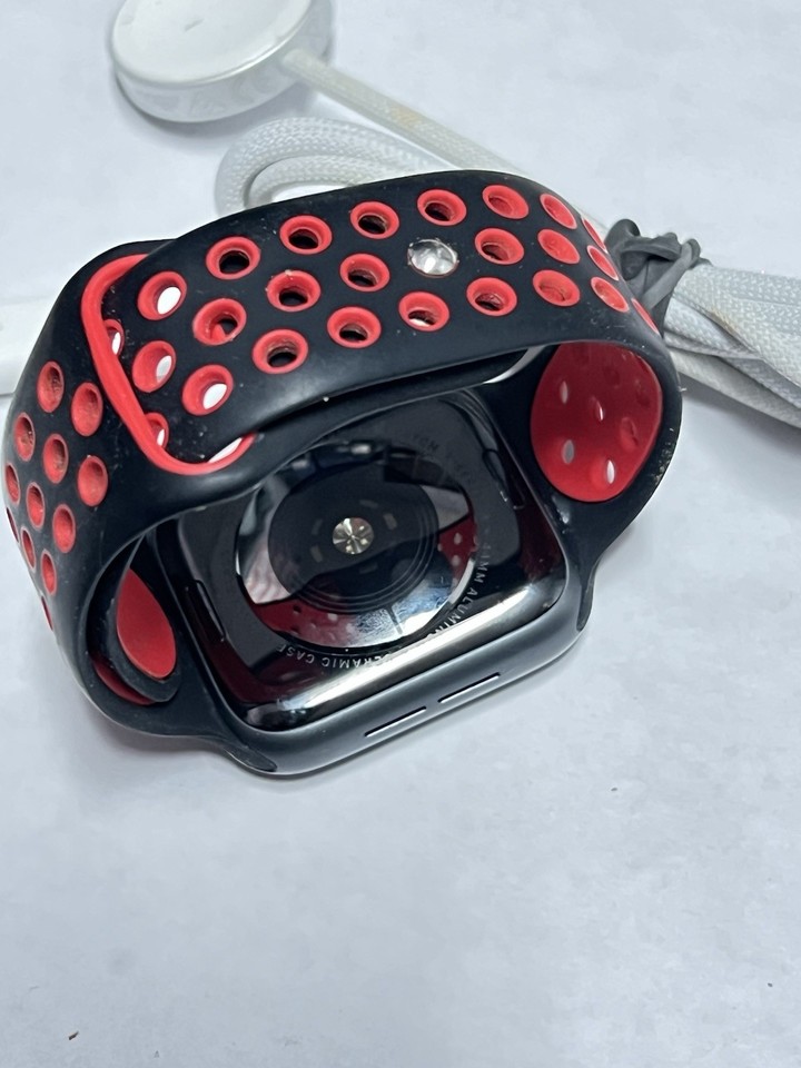 Apple Watch Series 4 44mm Aluminum gps + Cellular Sport Band unlocked ...