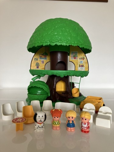 Vintage 1970s Palitoy Pop Up Tree House A complete set except for the ...