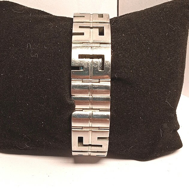 St John Signature Logo Sliver Tone Swiss Made Wrist Watch. Battery Runs ...