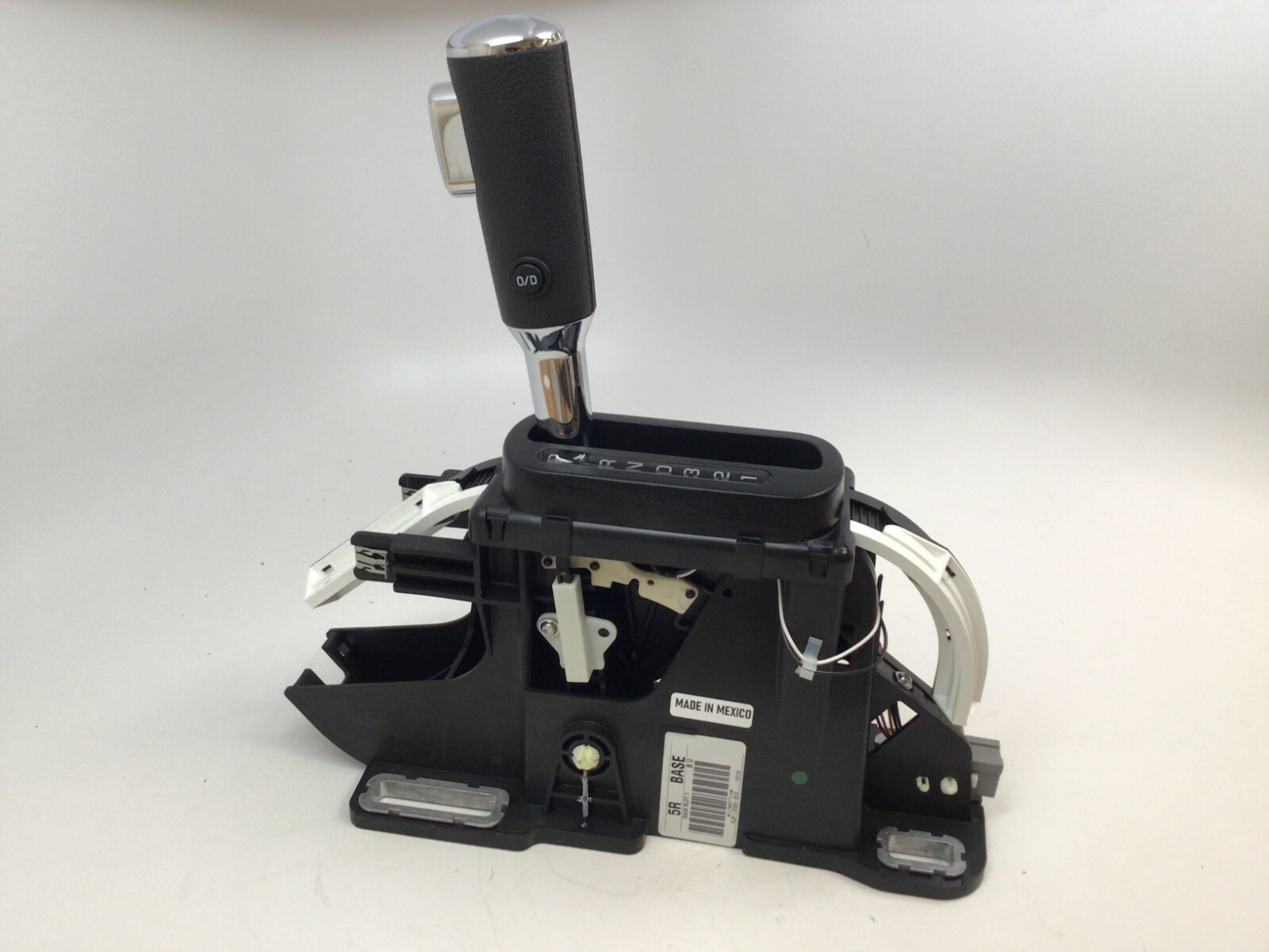 2006 2010 Ford Explorer Black Gear Shift Lever New OEM 9L2Z 7210 BB EBay 2006-2010-ford-explorer-black-gear-shift-lever-new-oem-9l2z-7210-bb-ebay