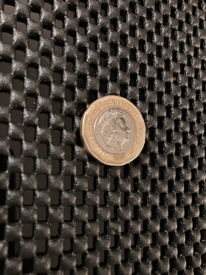 Very Rare 2017 £1 Pound Coin Royal Mint Error - Misprinted Circle ...