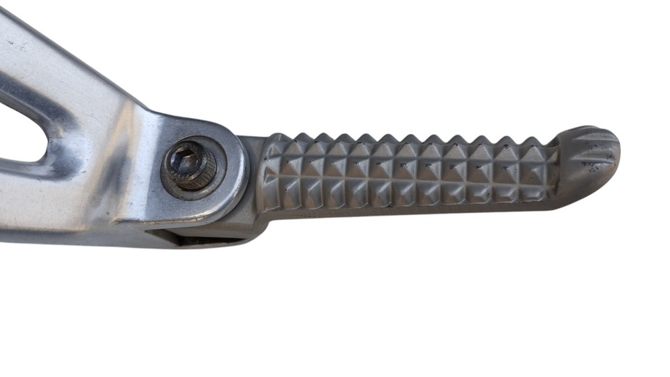 Original Left Rear Footrest Support YAMAHA YZF-R1 2003 | eBay UK