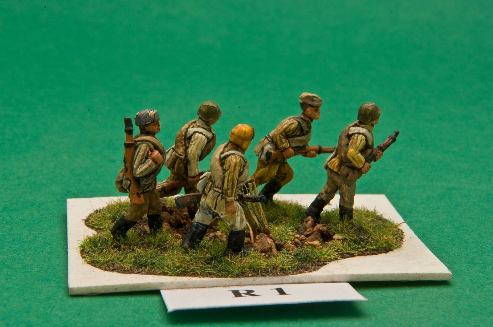 SGTS MESS R01 1/72 Diecast WWII Russian Riflemen Advancing-5 Figures | eBay