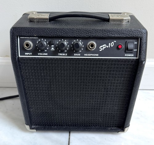Fender Squier SP-10 Portable Amplifier 22W 120V 60HZ Electirc Guitar ...