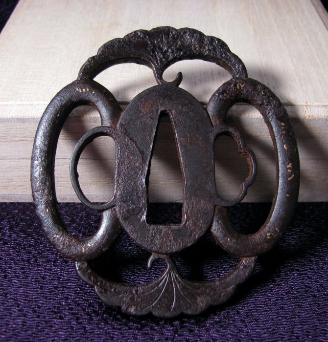 Period weapons, iron tsuba, ginkgo openwork, gold inlay, Edo period ...
