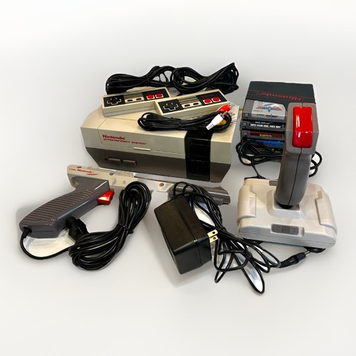 Nintendo NES Console Bundle w/ 5 Games, Zapper Gun, QuickShot Joystick ...