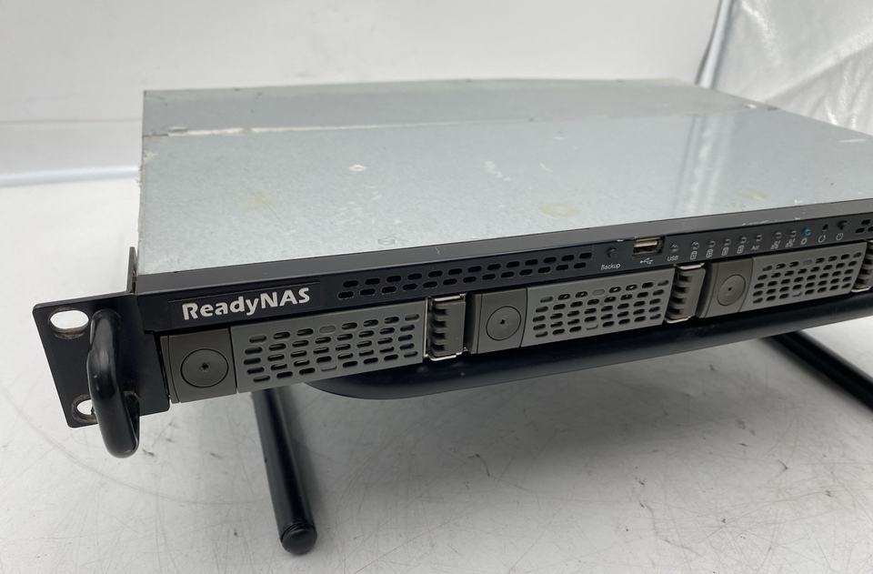ReadyNAS 1100 Network Storage System RNR4000 w/ 3x Western Digital 1TB ...