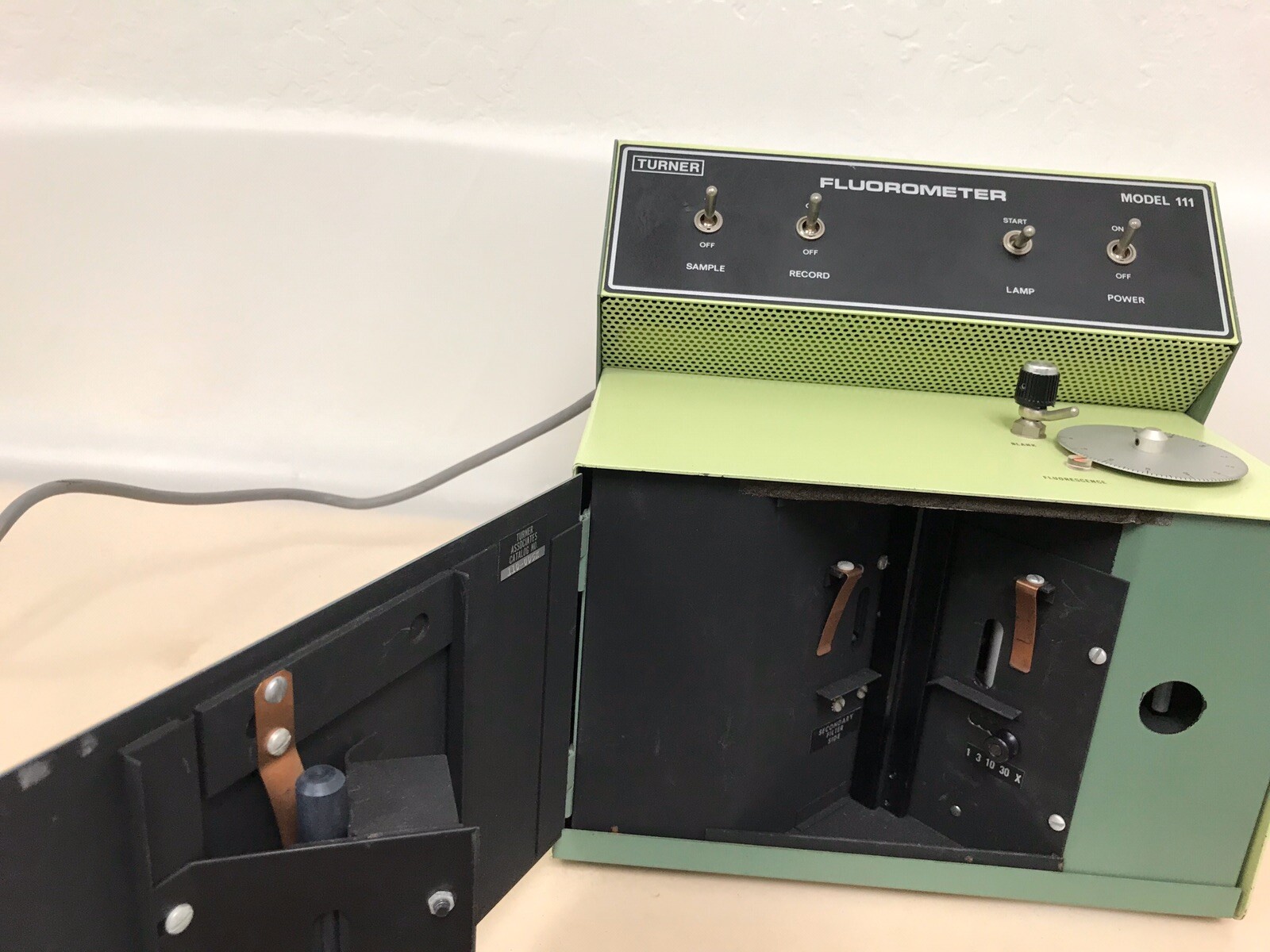 Turner Fluorometer Model 111 Fluouresence Tester Analyzer | eBay