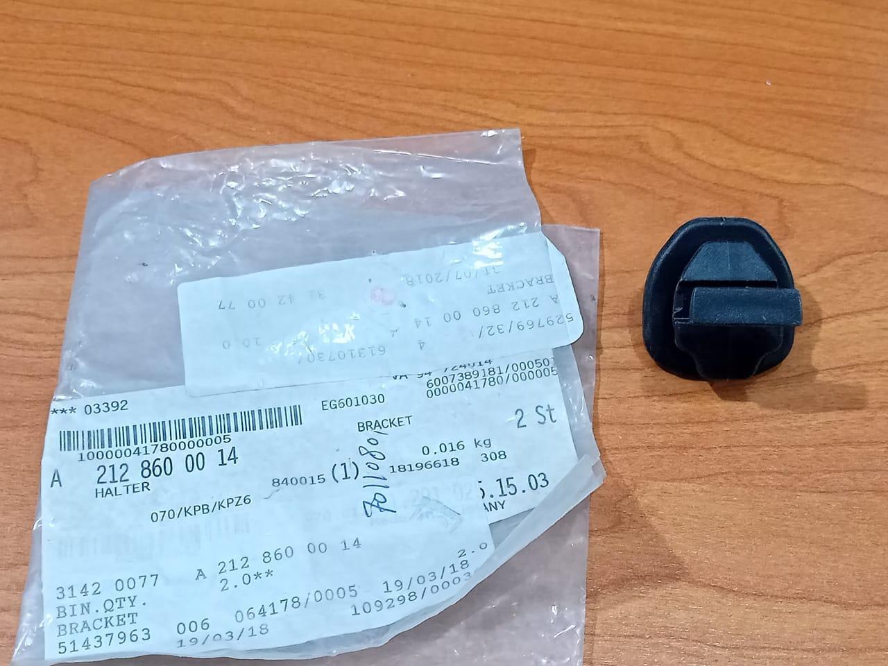 Mercedes-Benz CLS C218 Rear Trunk Side Trim Bracket A2128600014 2013 ...