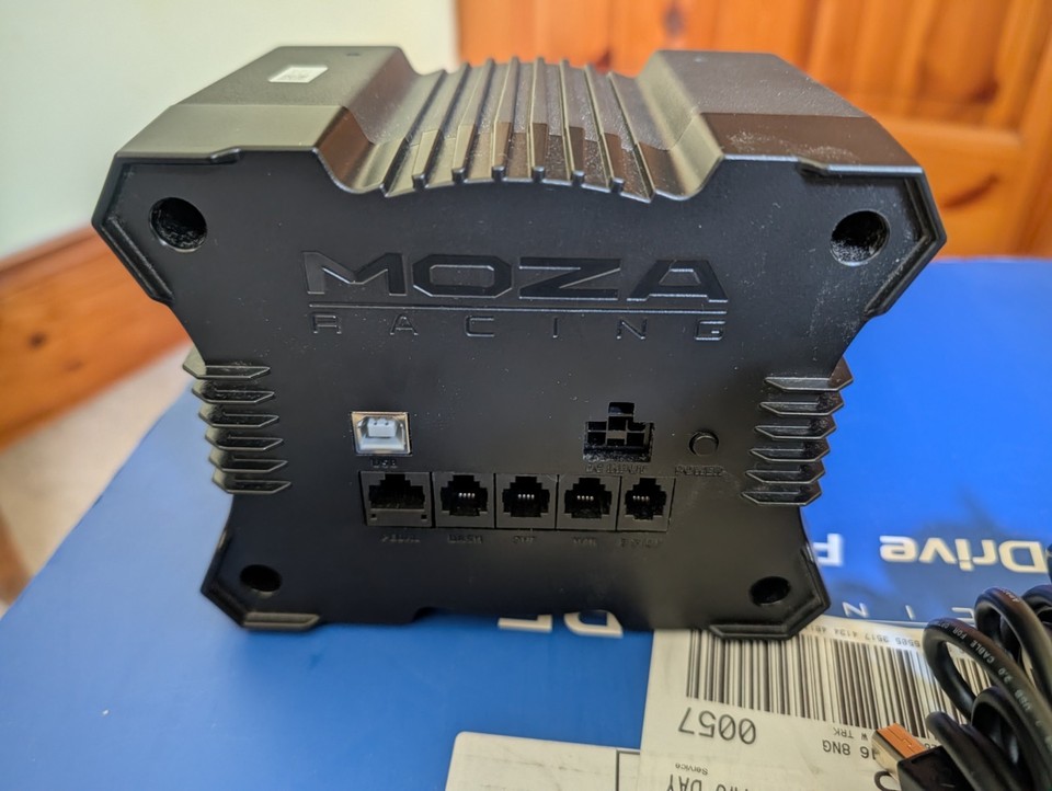 Moza R5 | Sim Racing Wheel base + Power Supply, USB Cable & Screws ...