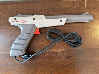 Nintendo NES Zapper 1985 Light Gray Controller Original Grey Duck Hunt ...