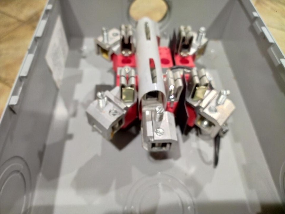 OLD STILE Milbank 200 Amp 3 Phase Meter Base Socket RINGED OLD TYPE NO ...