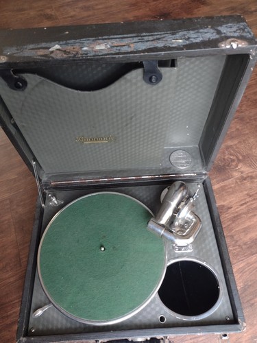 Antique Brunswick Model 102 Record Player From 1920/21 with Crank ...