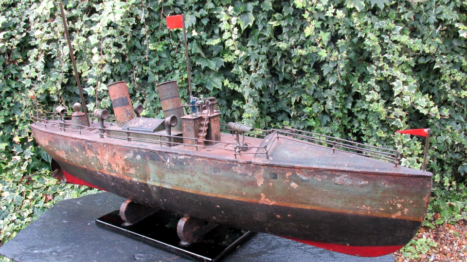 1902 Marklin 75cm clockwork wind-up torpedo boat No72 original motor ...