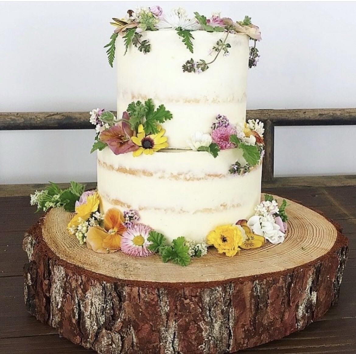 Log Cake Stand Wedding
