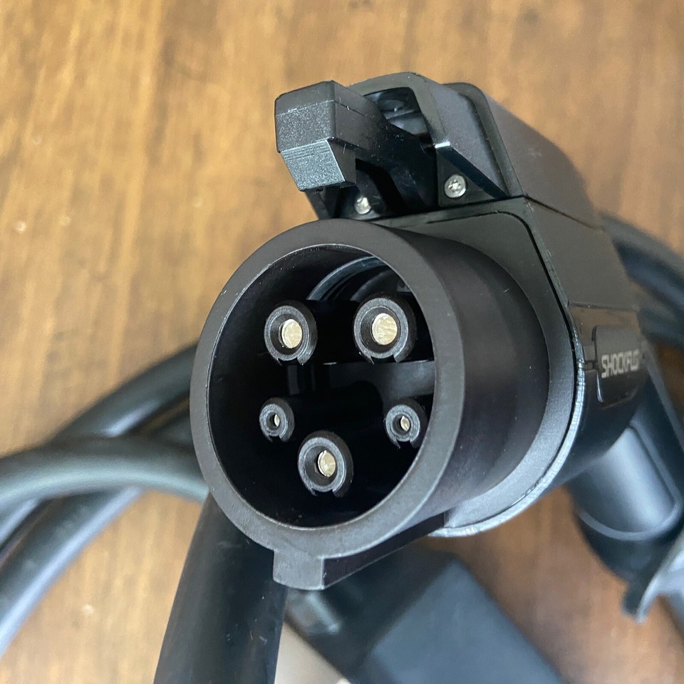 Hummer Electric Pick Up Crew SUV EV Charger Fast home charging 240V 40A ...