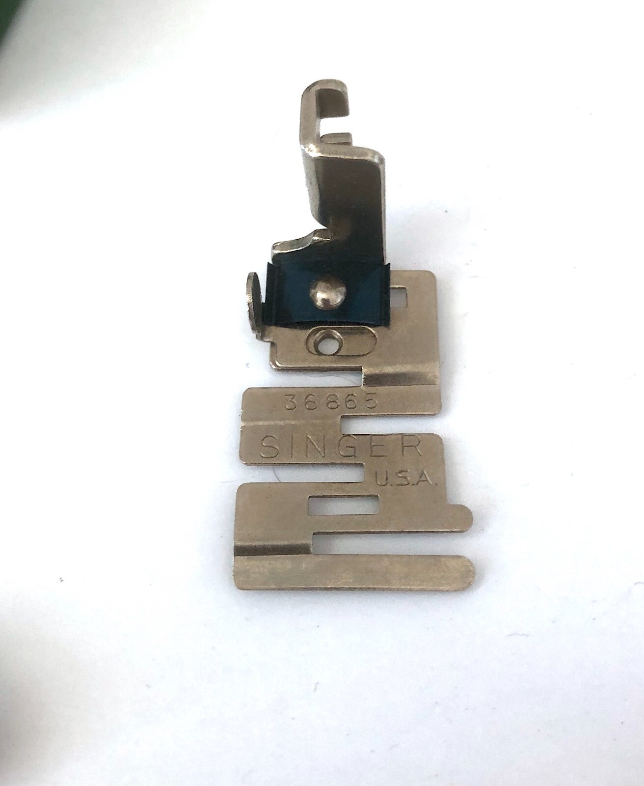 Vintage SINGER 221 Featherweight Sewing Machine Attachments 160809 for ...