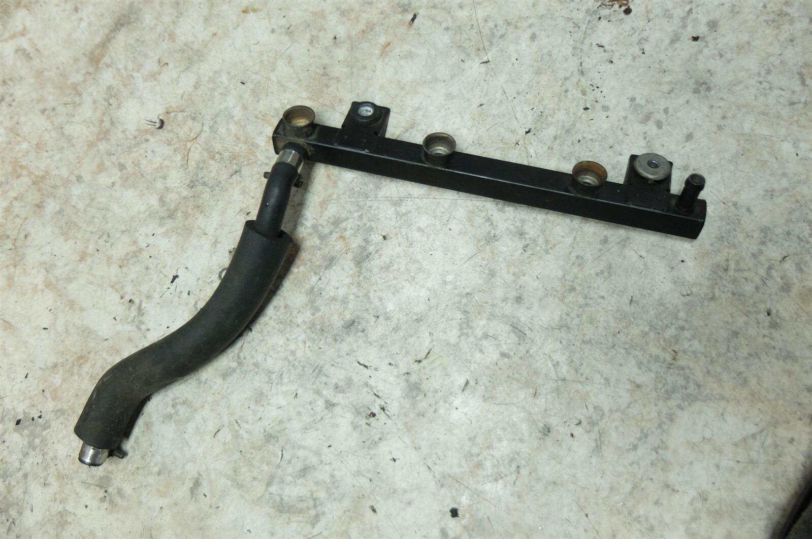91 BMW K75 K 75 RT K75RT gas fuel injector line rail bar | eBay