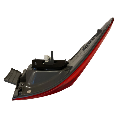 Avensis Rear Right Outer Light Brake Lamp Fits Toyota OE 8155005270 ...