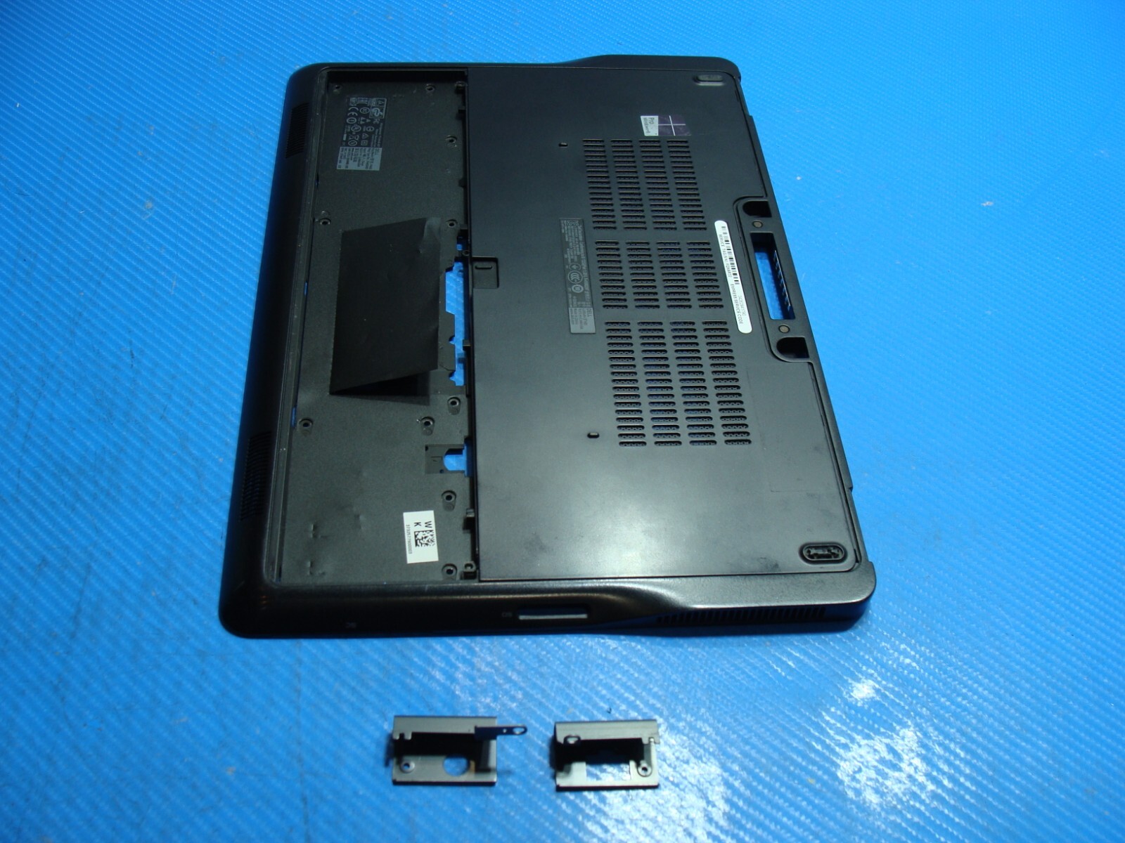 Dell Latitude E7450 14" Genuine Bottom Case w/Cover Door AP147000602 ...
