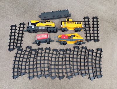 Caterpillar CAT Construction Express Motorized Toy Train Set With Track ...