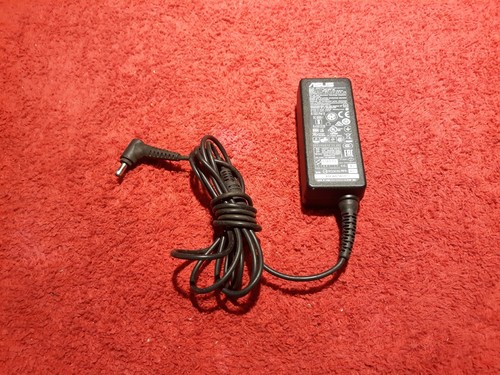 D50) ASUS Power Adapter #ADP-40KD BB. Output: DC 19V, 2.1A, 4mm Plug ...