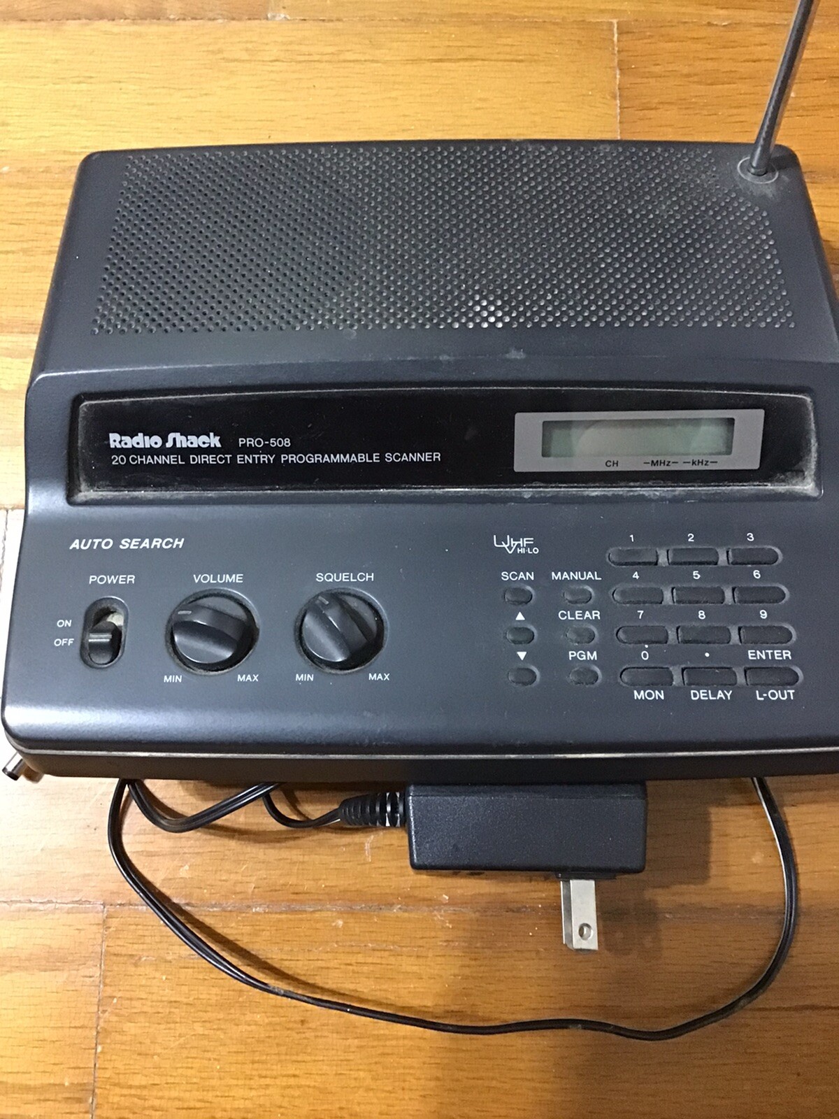 Radio Shack Model Pro-508 VHFUHF 20-Channel Programmable Scanner Radio ...