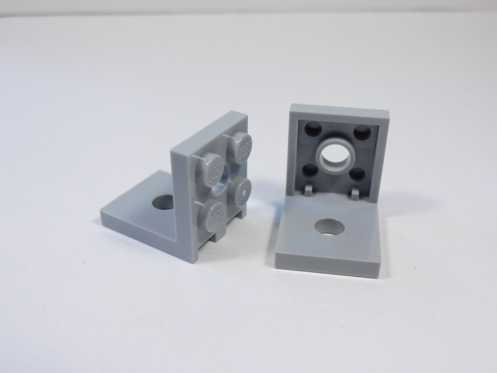 LEGO 2 Light Bluish Gray 2x2-2x2 Brackets w/ Holes O6 | eBay