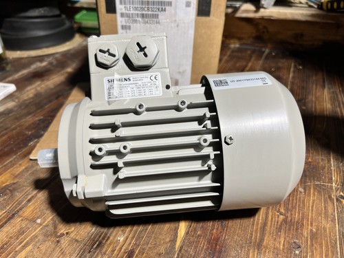 Siemens 3ph Simotics GP 1AV1073B low-voltage motor 1LE10020CB322KA4 ...
