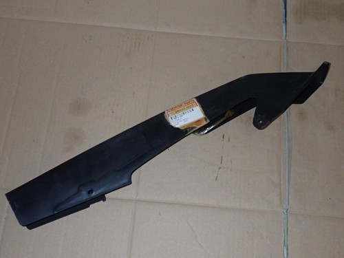 Kawasaki ZX400 ZX550 GPZ550 Z400 NOS OEM Chain Case Guard 36014-1107 | eBay