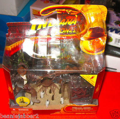 Indiana Jones Raiders of the Lost Ark ROTLA Temple Pitfall Playset ...