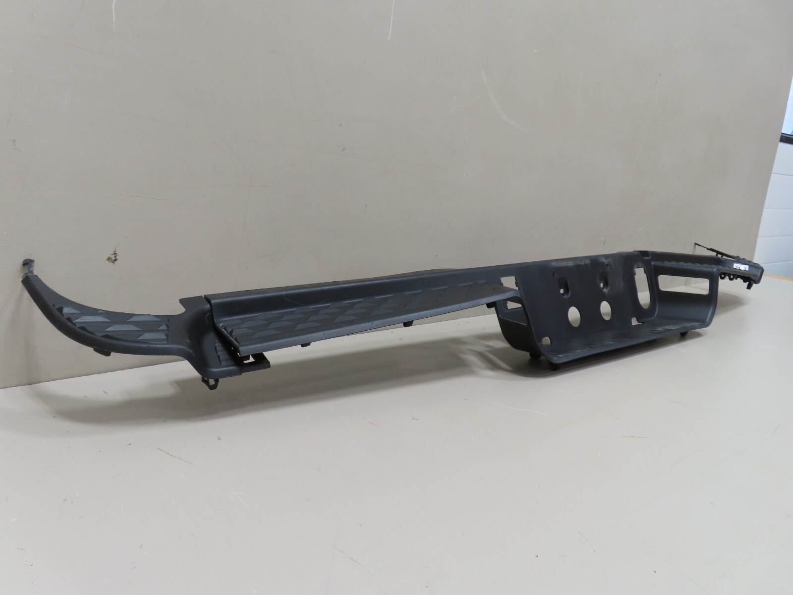 2019-2021 DODGE RAM 2500 3500 REAR BUMPER STEP PLATE PAD COVER OEM ...