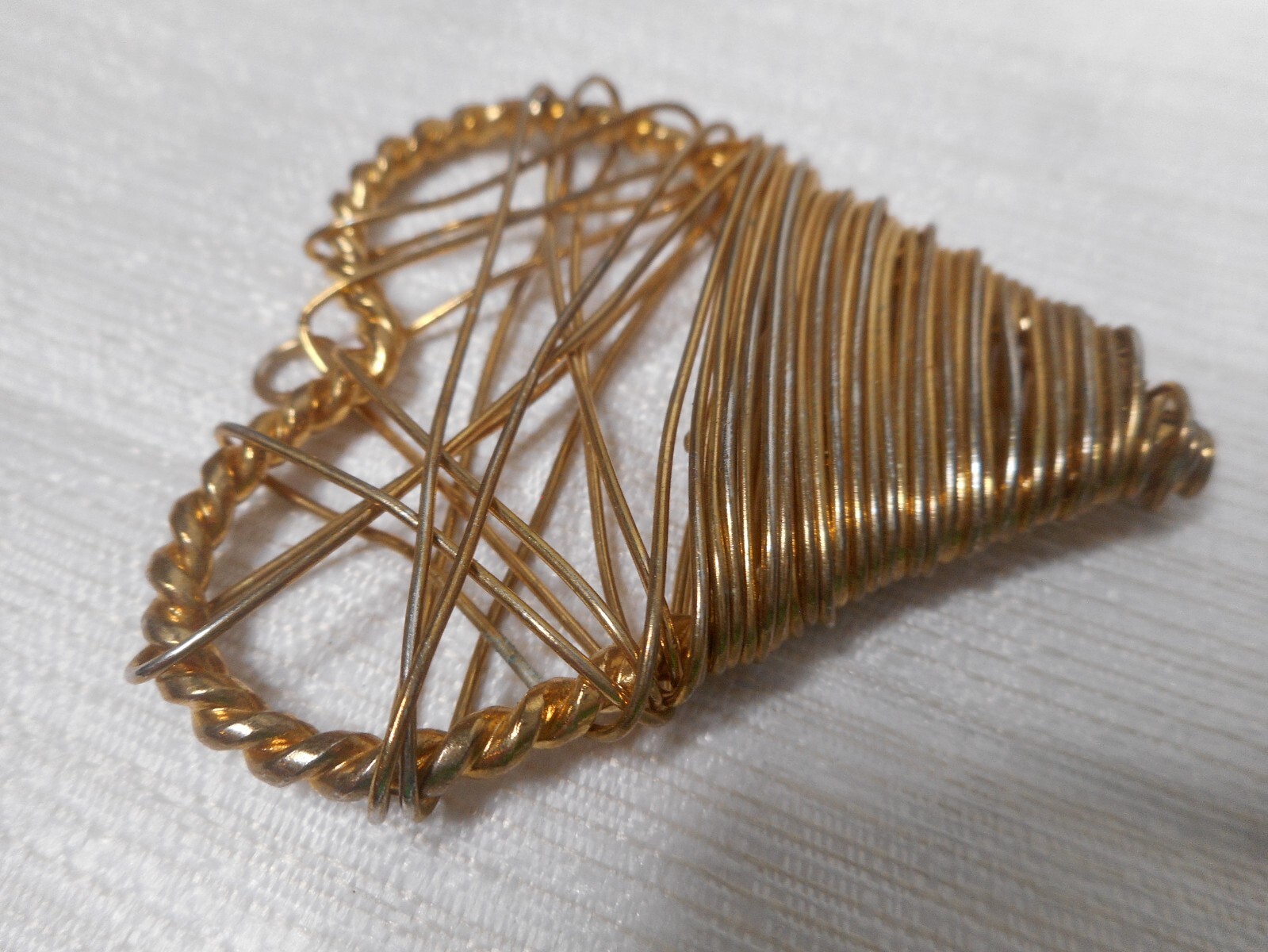 Vintage Gothic Artsy Style Wire Wrapped Heart Shape P… - Gem