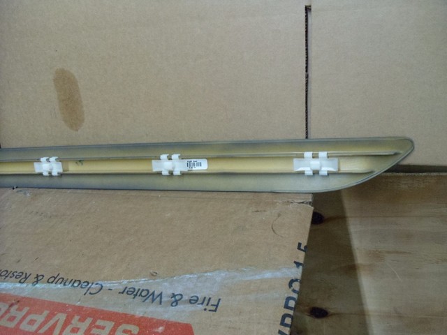 MERCEDES BENZ R350 DOOR MOLDING RIGHT 2006 2007 2008 2009 A251 690 4862 ...