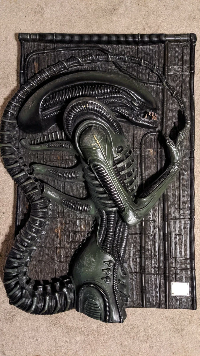 Giger Sculpture