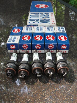 (5) NOS Corvette Spark Plugs AC 44 1962-68 300 HP + 4 Green Rings GM ...