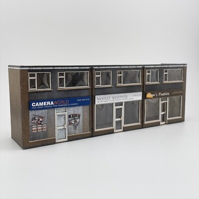 LOW RELIEF MODERN SHOPS FOR OO GAUGE 1:76 SCALE MODEL RAILWAY - KX089 ...