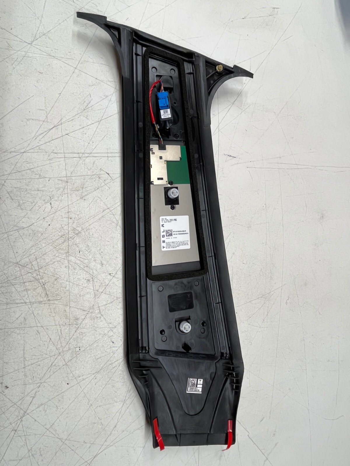 Tesla Model Y Exterior Left B-Pillar with Camera 2020 -2021 1506885-00 ...