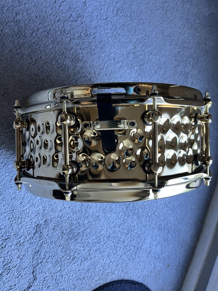 RSD Snare Drum 14x5.5 H/ Hammered Brass Shell 10 Lug Stick Saver Brass ...