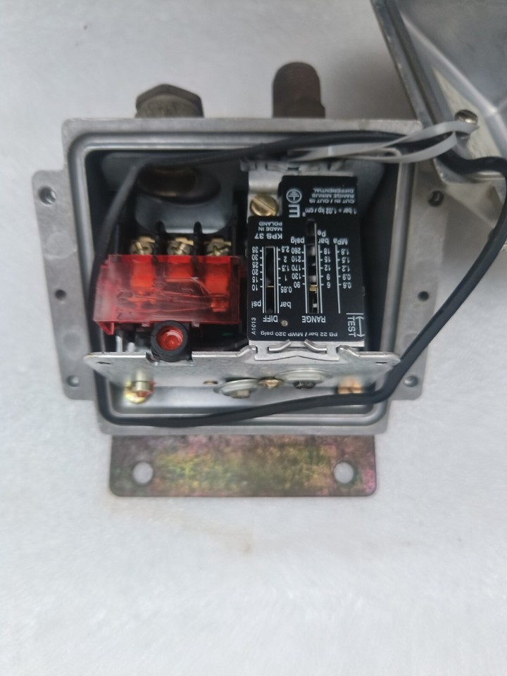 Danfoss EN 60947-4.-5 CE 060-3101 281 KPS 37 PRESSURE SWITCH (FREE FAST ...