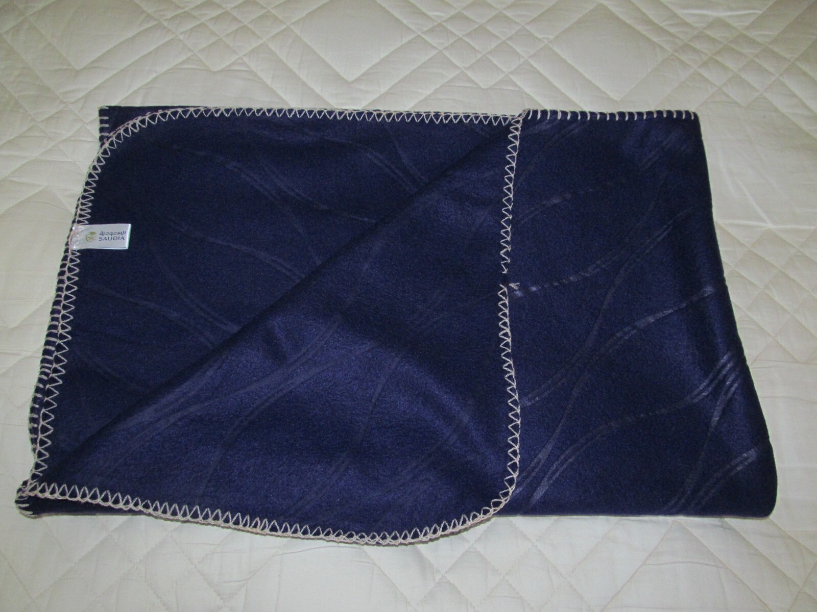 SAUDIA Saudi Arabian Airline purple fleece cabin blanket plush soft | eBay