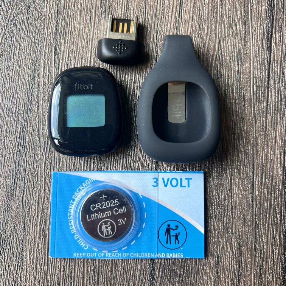 Fitbit Zip Wireless Activity Calories Steps Tracker Clip On Pedometer ...