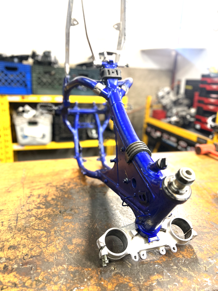 2002 Yamaha YZ426F FRAME 2002 YZ426F Triple Tree Yamaha YZ426F Rear Sub ...
