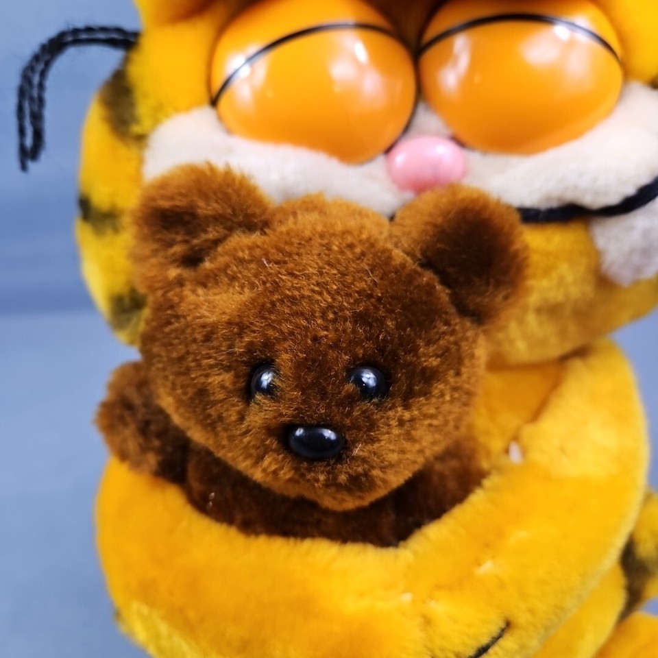 Rare 1980’s Vtg Large Plush Garfield Eyes Closed Hugging Pooky Bear ...