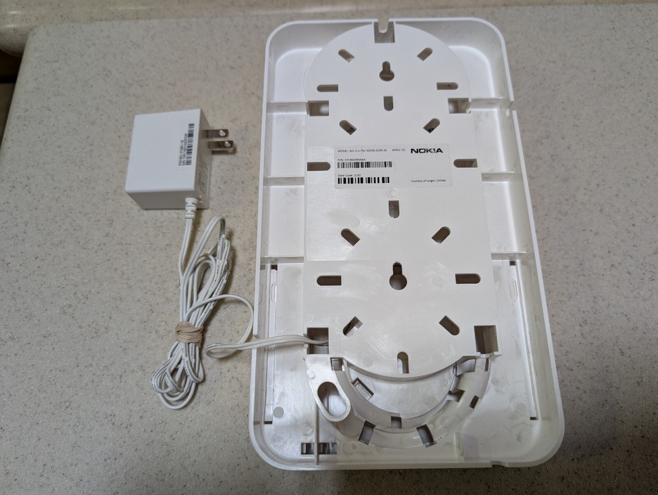 Nokia XS-010X-Q Optical Network Terminal w/ Wall Mount, Power Adapter ...